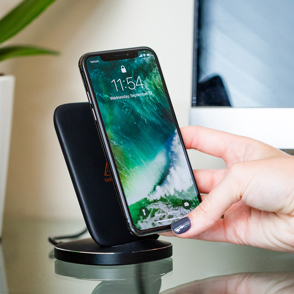 Adonit Wireless Fast Charging Stand